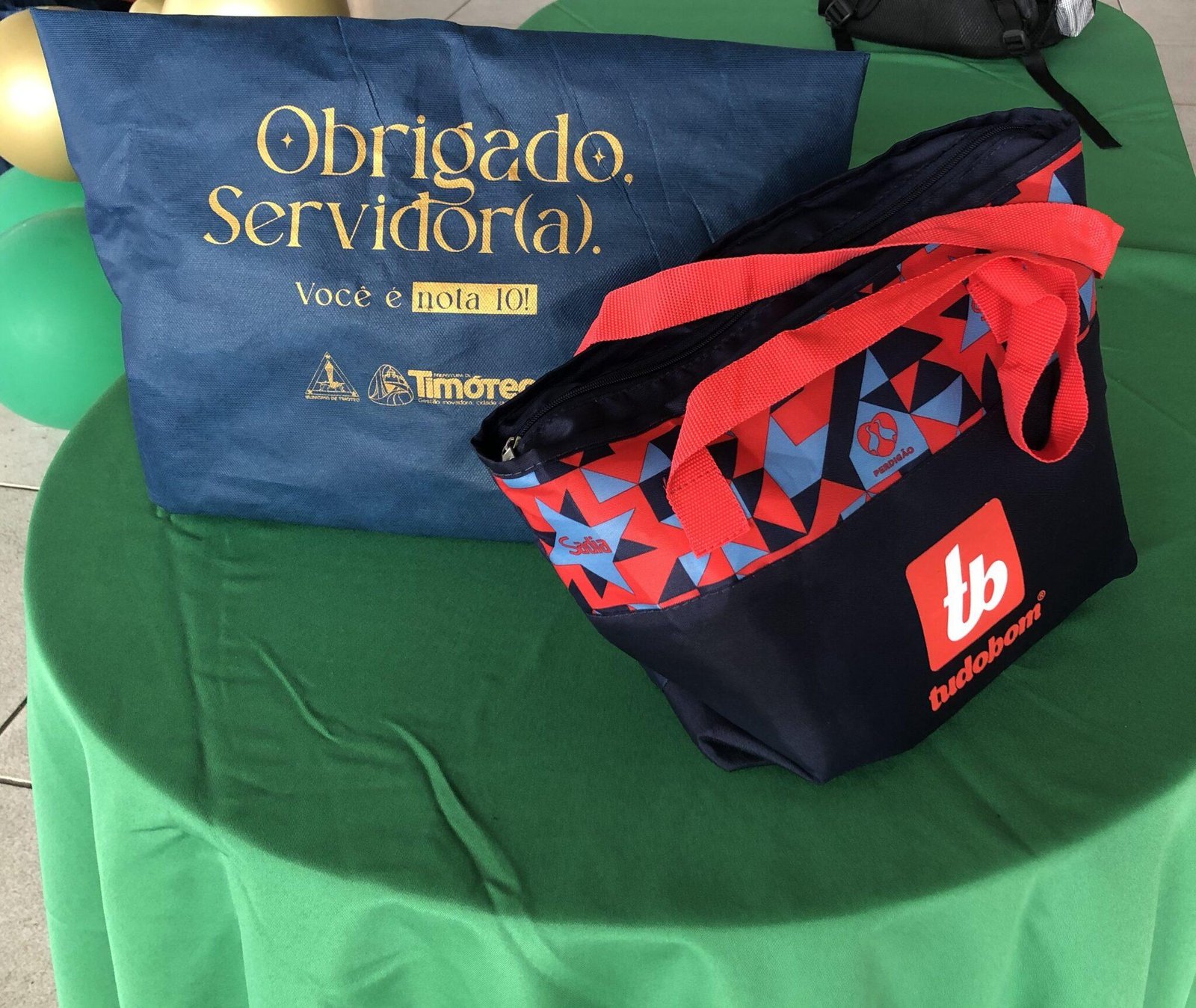 Prefeitura de Timóteo celebra o Natal com a entrega dos kits natalinos ...